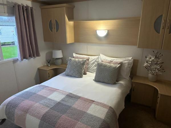 Marine Getaways Caravan Hire - Rhyl
