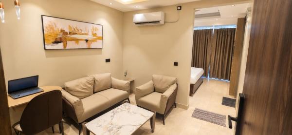 Pks Studios With Balcony Gaur City Ek Murti - Ghaziabad