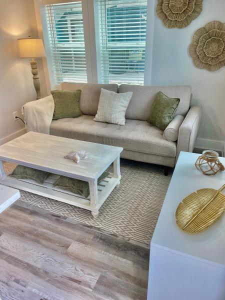 Lil' Beach Getaway - Jacksonville Beach, FL