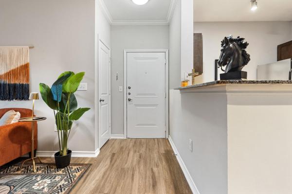 Stylish Ground Floor 1br Wpatio Pool Accesswifi - Hill Country Village, TX
