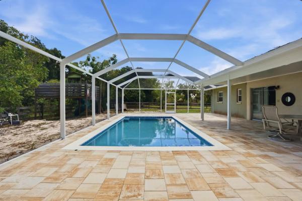 Super Private Home With Great Outdoor Space - Estero, FL