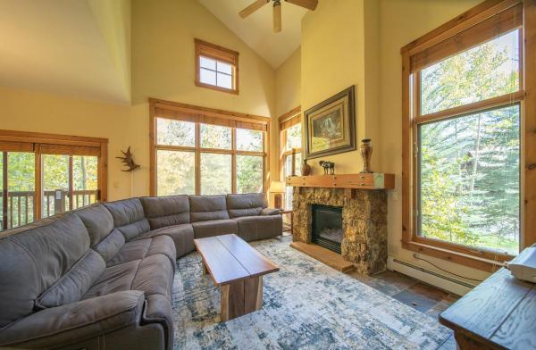 Seasons 1860 By Summitcove Lodging In Colorado - Keystone