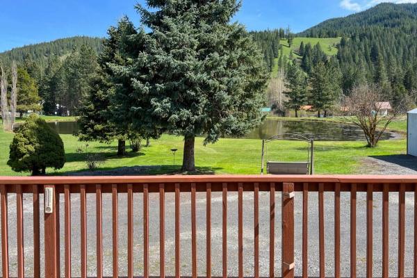 Cozy Waterfront Home W/ Mtn View Near Leavenworth - Cashmere, WA