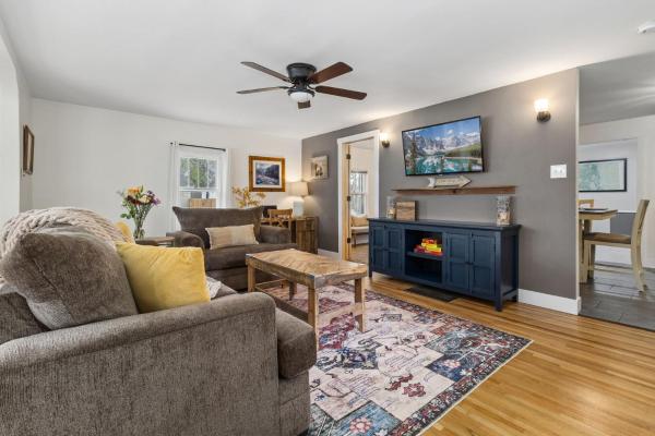 Walnut Street Retreat Downtown, Dog Friendly - Loveland, CO