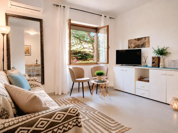 Amosina La Maddalena - Quiet Central Home, Free Parking - La Maddalena