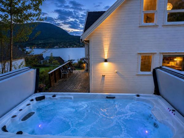 Scenic Fjord Home With Terrace, Minutes From Pulpit Rock - Norway