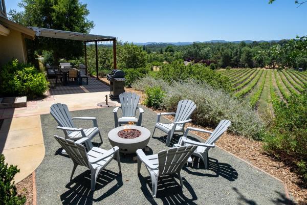 Hive Vista Castoro Vineyard View Stay Ev - Atascadero, CA