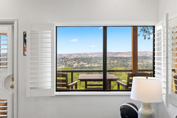 Mid-mod Hilltop Retreat Views & Local Wildlife - 아타스카데로