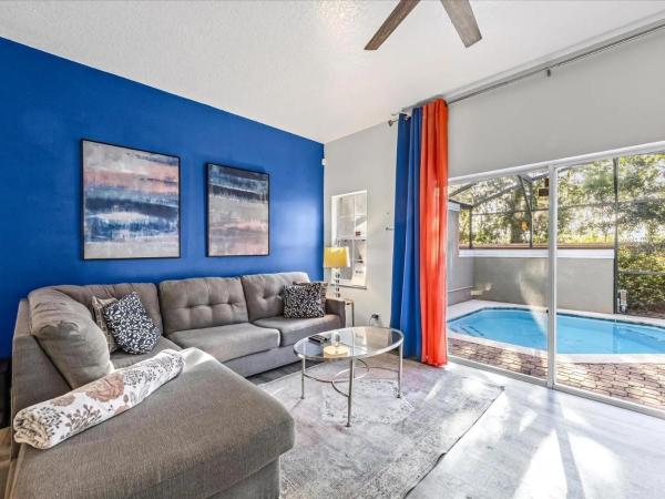 Sunny Poolside Escape - Kissimmee
