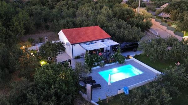 Holiday House With A Swimming Pool Makarska - 25825 - Makarska