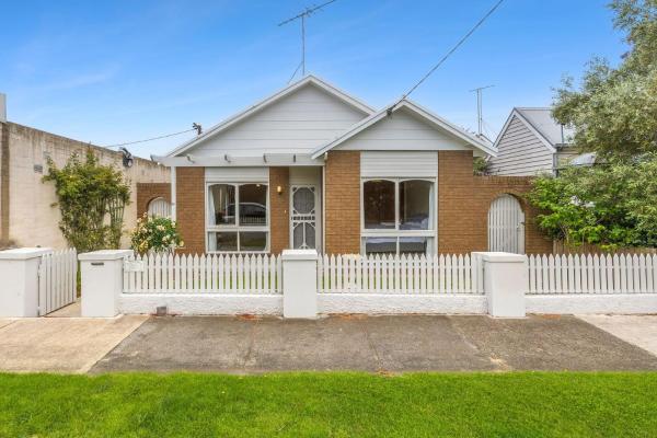 Beach Street - Queenscliff