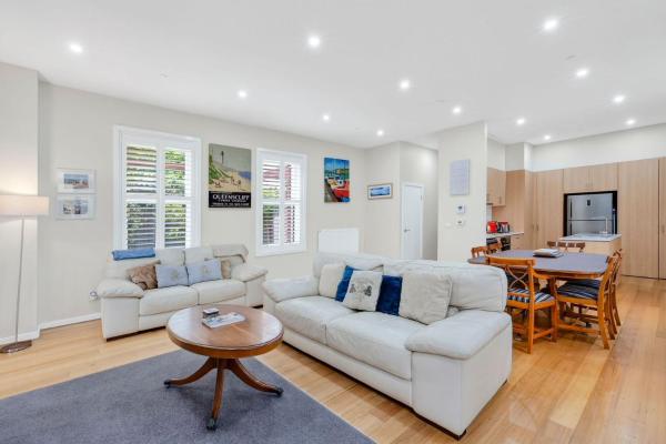 Elenora - Queenscliff