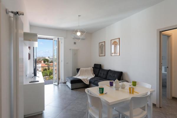 Casa Maestrale - Elegante Con Balcone Vista Mare - Finale Ligure