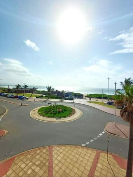Tenbury Ocean Views L 2br Beachfront Gem - Durban