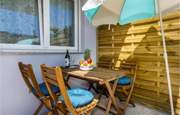 1 Bedroom Beautiful Apartment In Krk - Punat