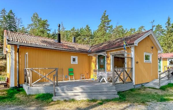 Beautiful Home In Nynäshamn With Wifi - Nynäshamn
