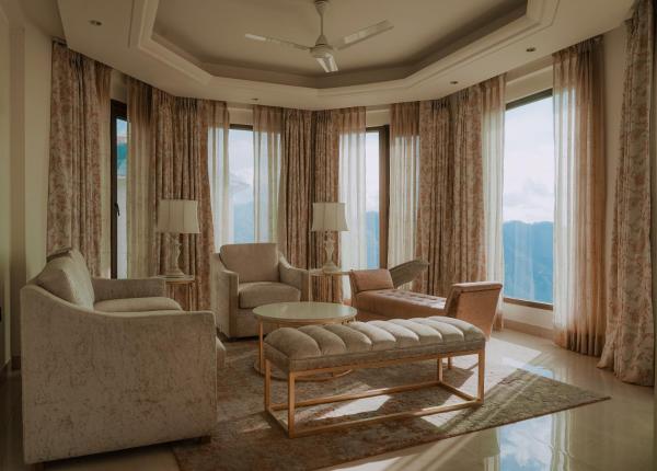 The Auramah Retreat - 4bhk Villa With Mountain & Valley View - Private Balconies & Parking - Mashobra