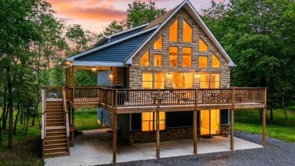 Bluejay Getaway By Avantstay Private Lake Cabin • Hot Tub Game Room Walk To Lake - Jim Thorpe, PA