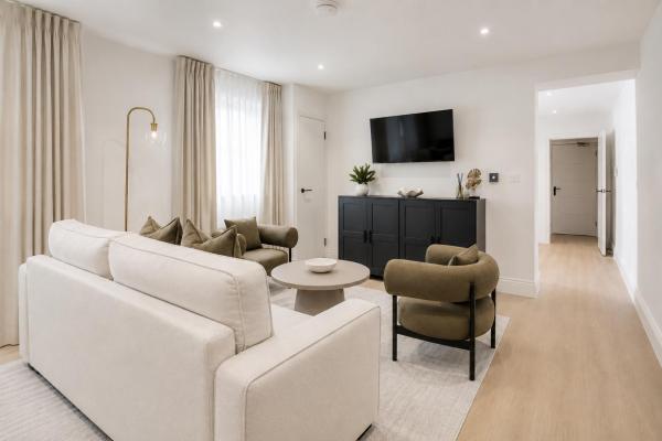 New Stunning & Stylish City Centre 1 Bedroom Apartments By Luxiety Stays - Westcliff-on-Sea