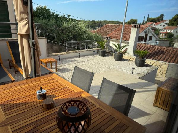 Lorenzo Apartment - Milna
