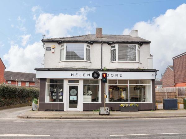 Wallasey Village Escape By The Sea - Lime Street Station - Liverpool