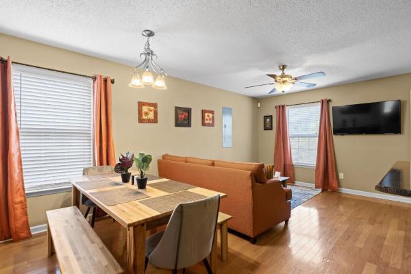 Mins To Downtown Deck & Firepit - Elmwood Retreat - Chattanooga, TN