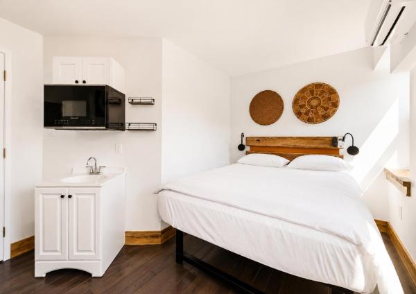 Modern Boutique Suite City Glow & Comfort Gss H2 - Media, PA