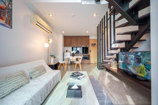The Nine Refined Duplex Condo - 푸켓
