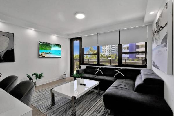 Modern Miami Beach Condo - Beach Service And Pool-405 - Miami Beach