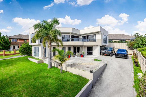 Spacious 5br Holiday Home Near Manukau - Maraetai