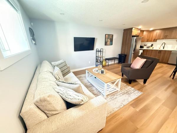 2 Bedroom Cozy Secondary-basement Suite - Calgary