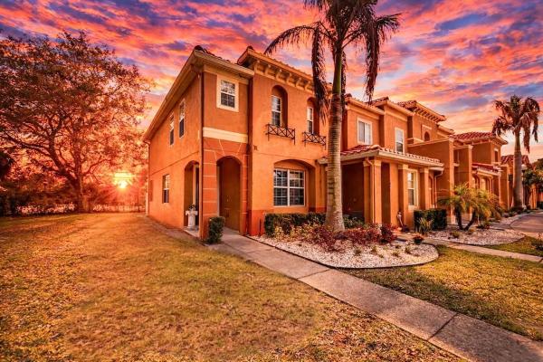 Sweet Escape Townhome, Pool, Lake Access And 15 Min To Disney, Sleeps 12 - Vereinigte Staaten