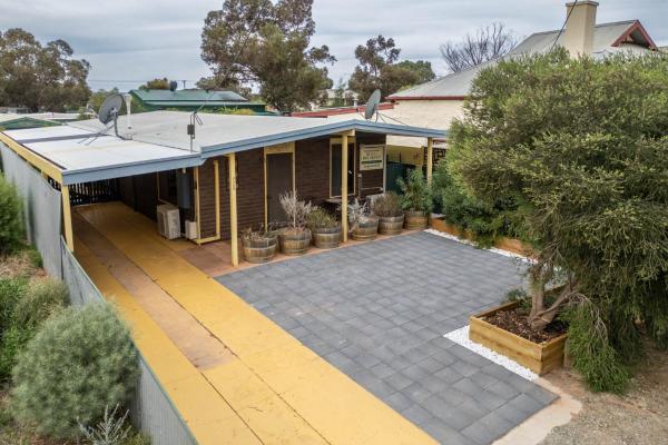 Flinders Ranges Bed And Breakfast - Hawker