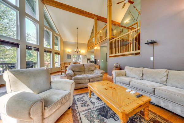 < 1 Mi To The Summit! A-frame Getaway W/ Mtn Views - Snoqualmie Pass, WA