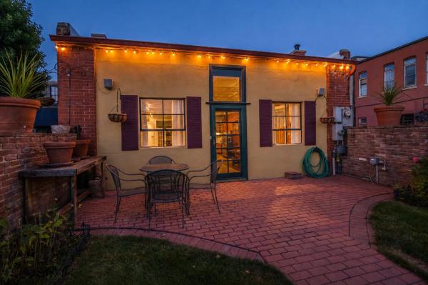 Elegant Loft-style Retreat In Old Firehouse Alley - Fort Collins, CO