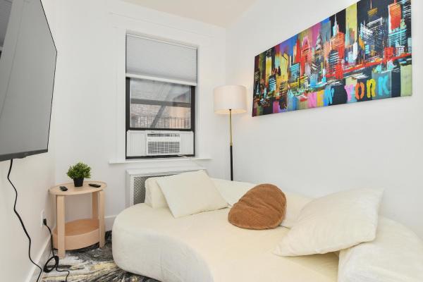 Elegant 2 Br Retreat Near Central Park - Ridgewood - Queens NY