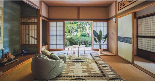 最大8名 庭園に住むアート Active Art Hotel 80畳の広さを誇る古民家 日本庭園を独り占め - 佐渡島