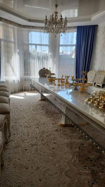 Комната или несколько комнат в частном доме с завтраком - Bishkek