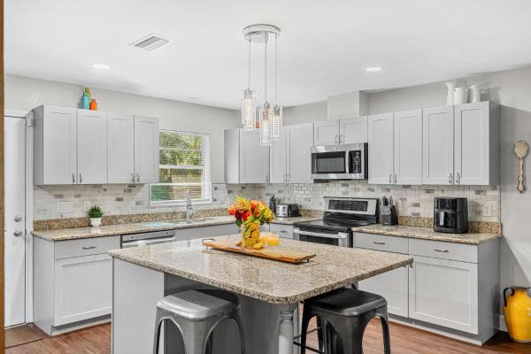4195 Tenth Street - Vero Beach, FL
