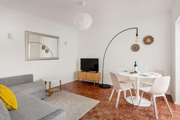 Estoril Beach | Your Family Escape - Estoril