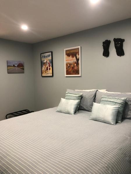 Truffle Ridge Vineyard Stay - Martinborough
