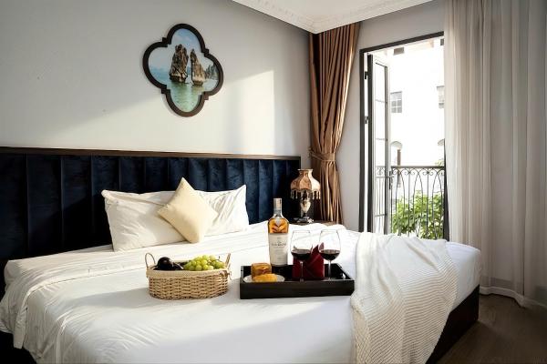 Minh Chau Hotel & Coffee - Hạ Long