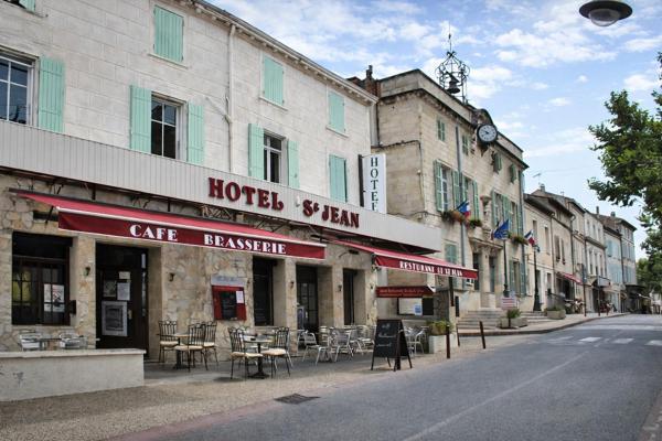 Le Saint Jean Hotel Bar Restaurant - Barbentane - Rochefort-du-Gard