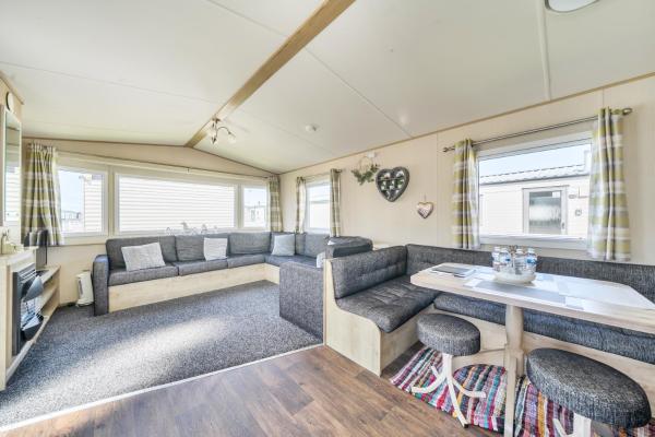 Sleeps 8 - Communal Spa Access - Parking - Inglaterra