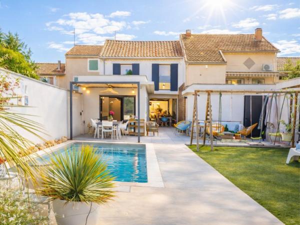 Grande Maison Familiale - Piscine & Jardin Privatifs - 5min Avignon En Ter & Château-neuf-du-pape 13min En Voiture - Climatisation - Parking Privé Gratuit - Animaux Admis - Avignon