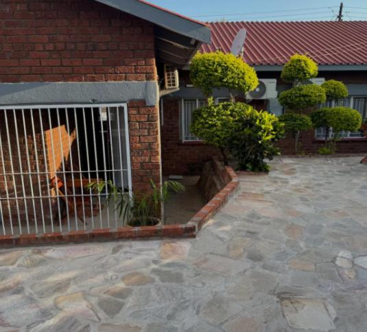 Lolo's Guesthouse - Zimbabwe