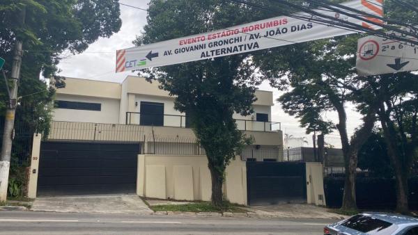 Colonial Hostel - Osasco