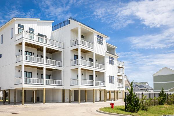 Brand New Luxury Townhome Close To Beach With Pool - Kill Devil Hills, NC