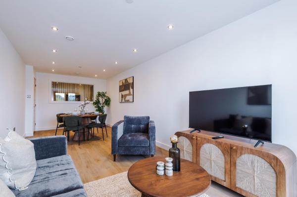 Chic City Centre 2 Bed New With Terrace & Parking - Leeds