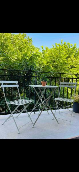 Elegant 2br Apartment With Balcony & Free Parking - Ivry-sur-Seine